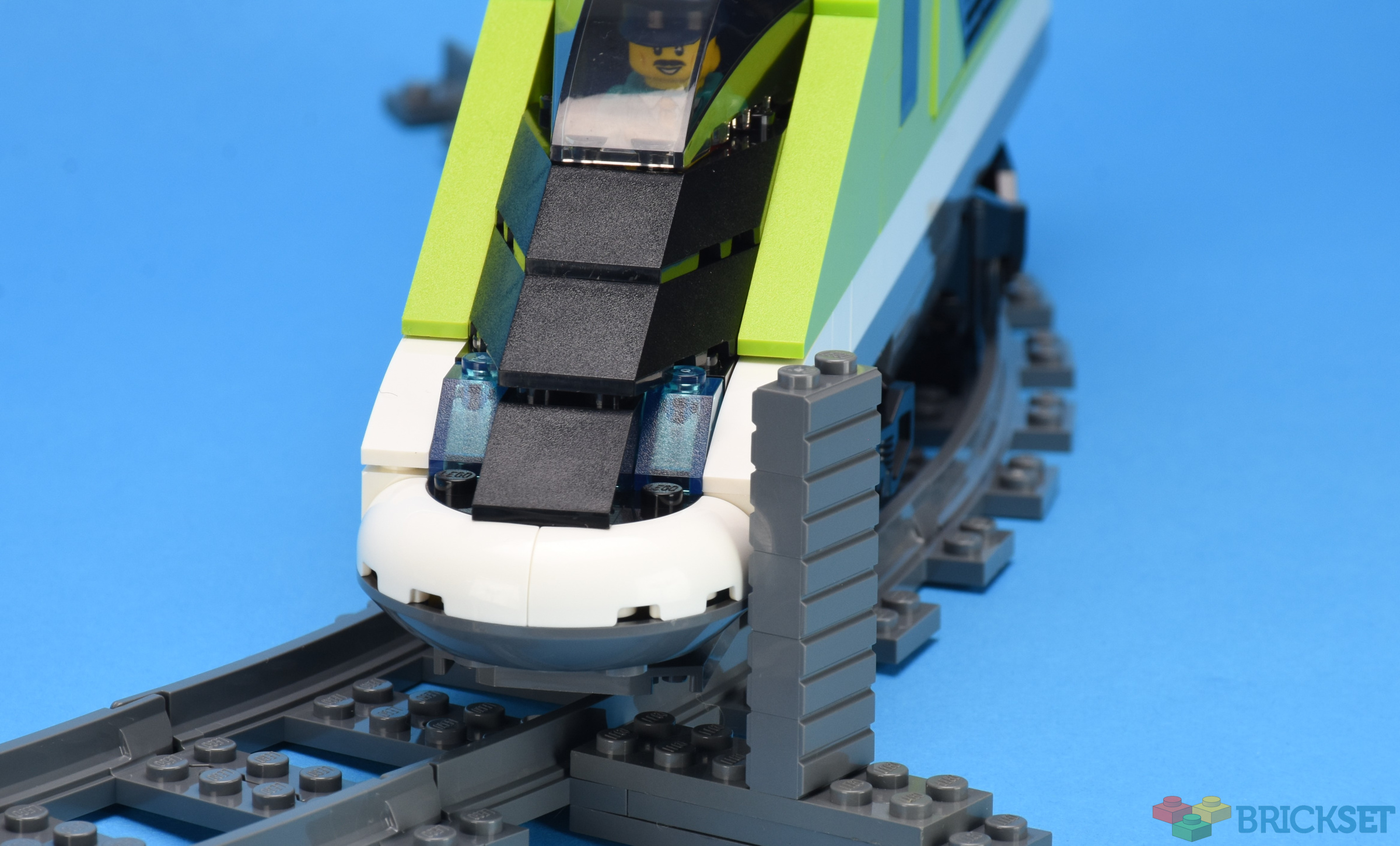 LEGO City 60337 Express Passenger Train review | Brickset
